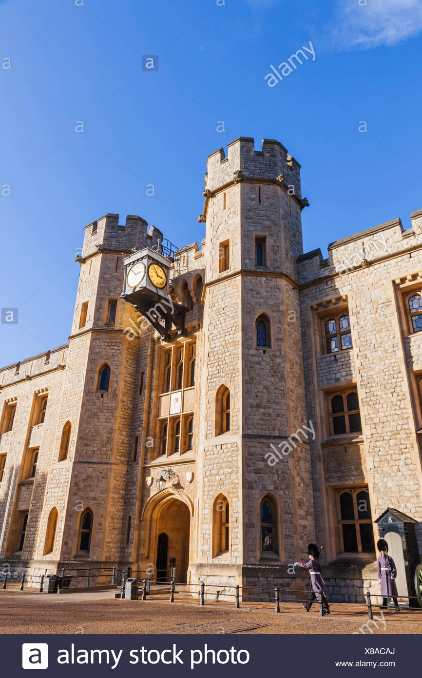 The Crown Jewels Tower Of London Stock Photos & The Crown Jewels Tower ...