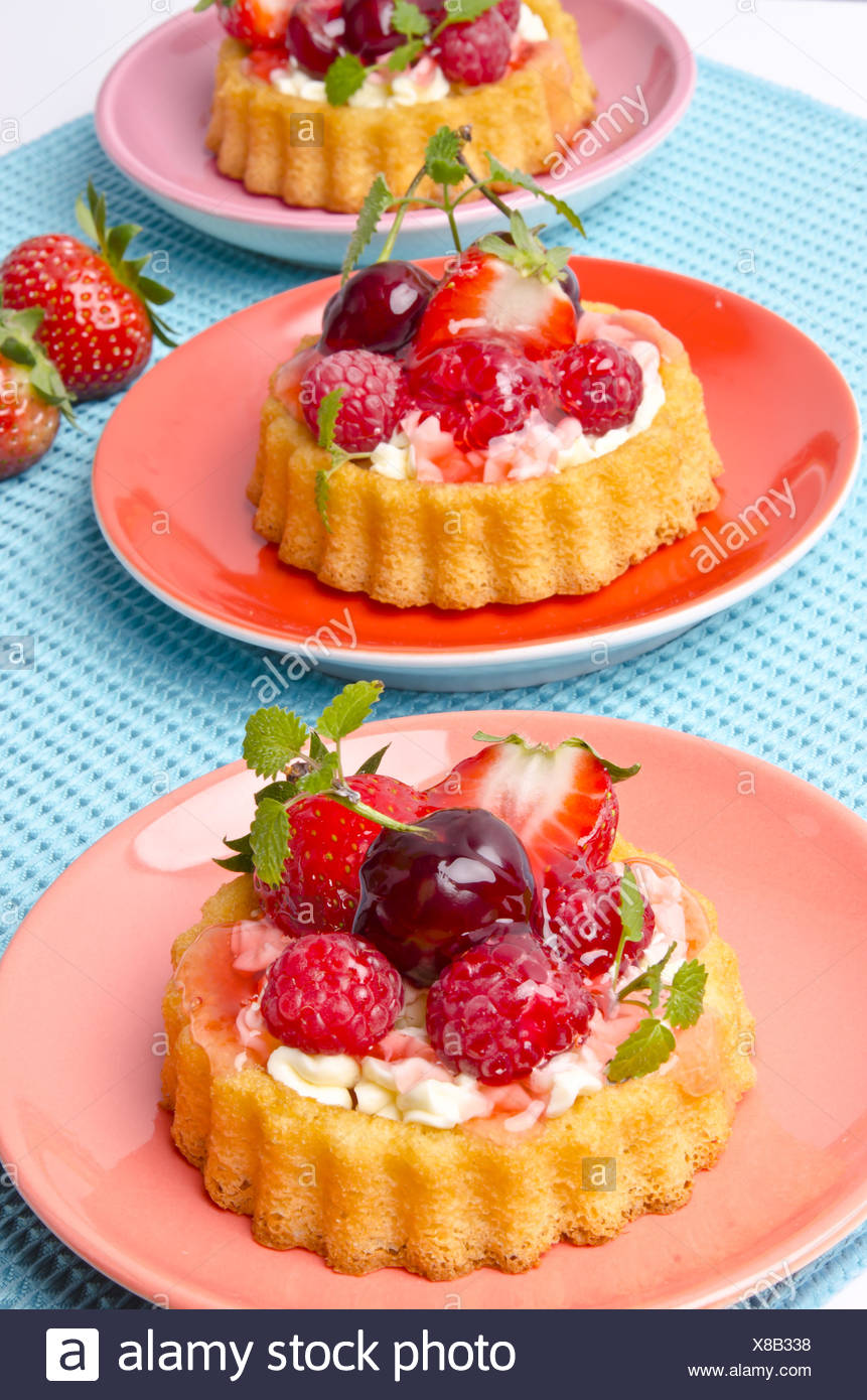 Obstkuchen Stock Photos & Obstkuchen Stock Images - Alamy