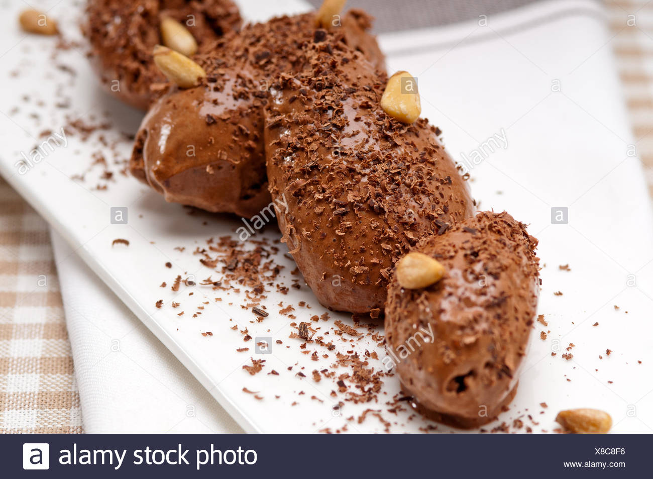 White Chocolate Mousse Quenelle High Resolution Stock Photography and ...
