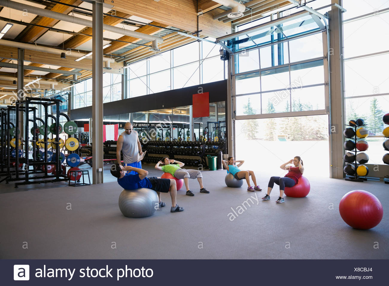 Women Sit Up Exercise Ball Stock Photos & Women Sit Up Exercise Ball ...