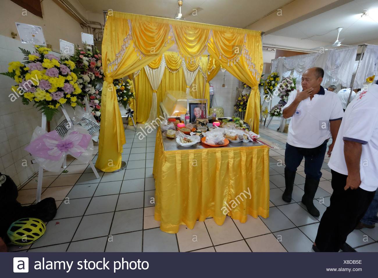 Malaysia Chinese Funeral High Resolution Stock Photography and Images ...
