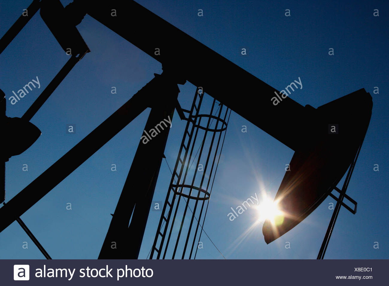 Oil Derrick Pump Stock Photos & Oil Derrick Pump Stock Images - Alamy