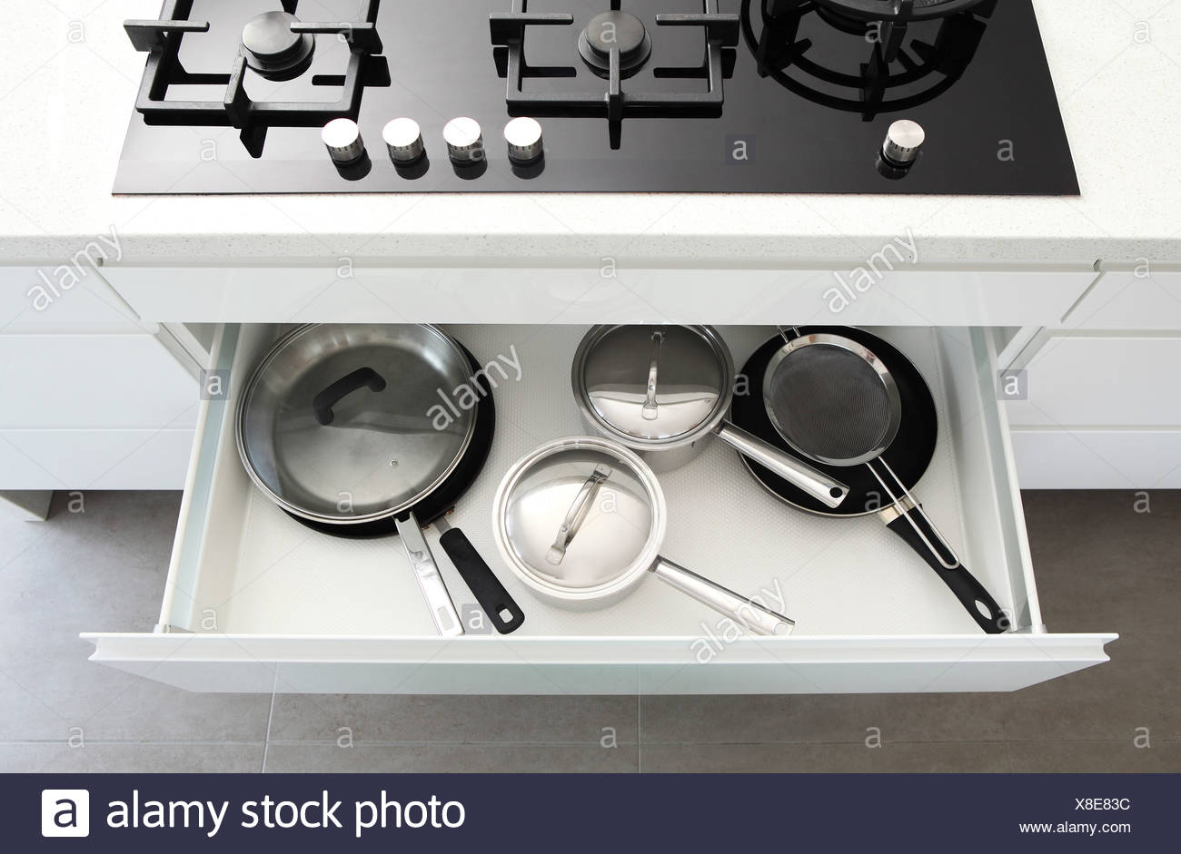 Draw Pot High Resolution Stock Photography and Images - Alamy