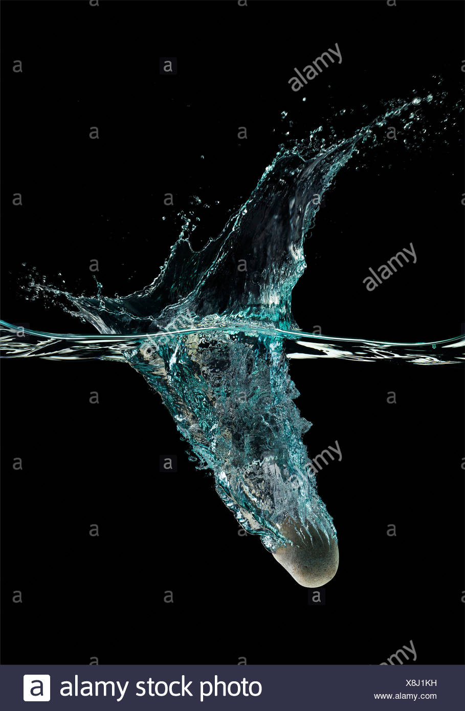 Stone Sinking Water Stock Photos & Stone Sinking Water Stock Images - Alamy