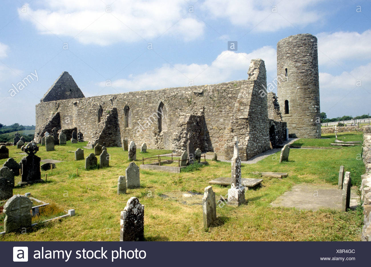 Round Towers Churches High Resolution Stock Photography and Images - Alamy