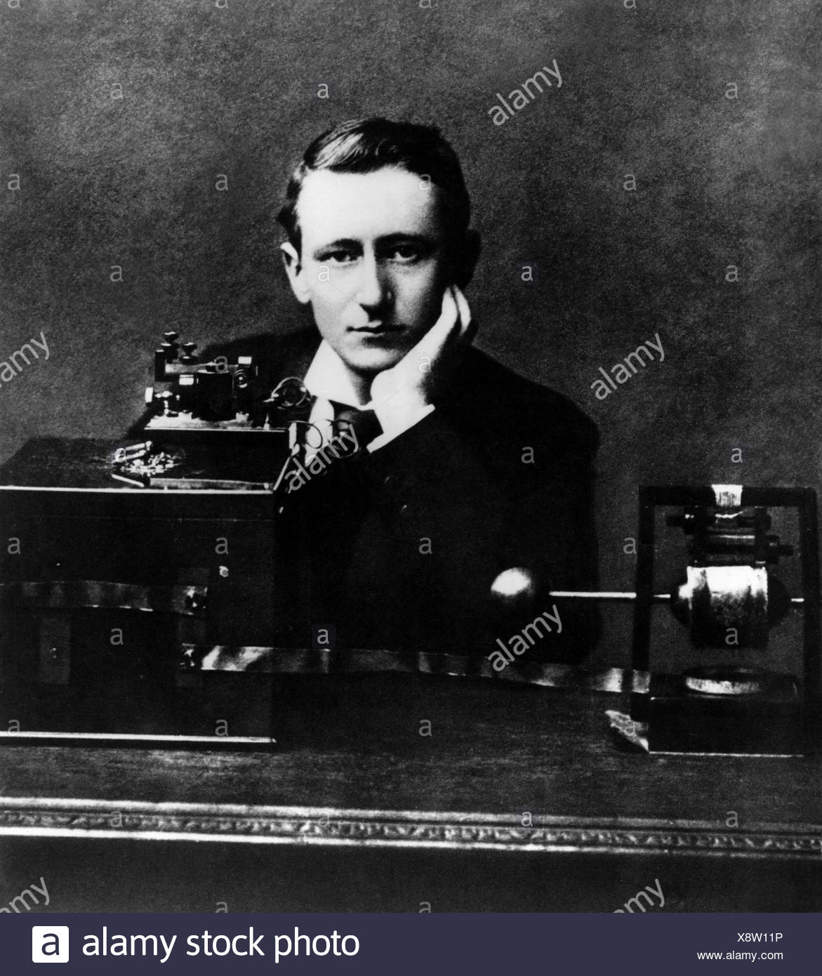 Physics Marconi High Resolution Stock Photography and Images - Alamy