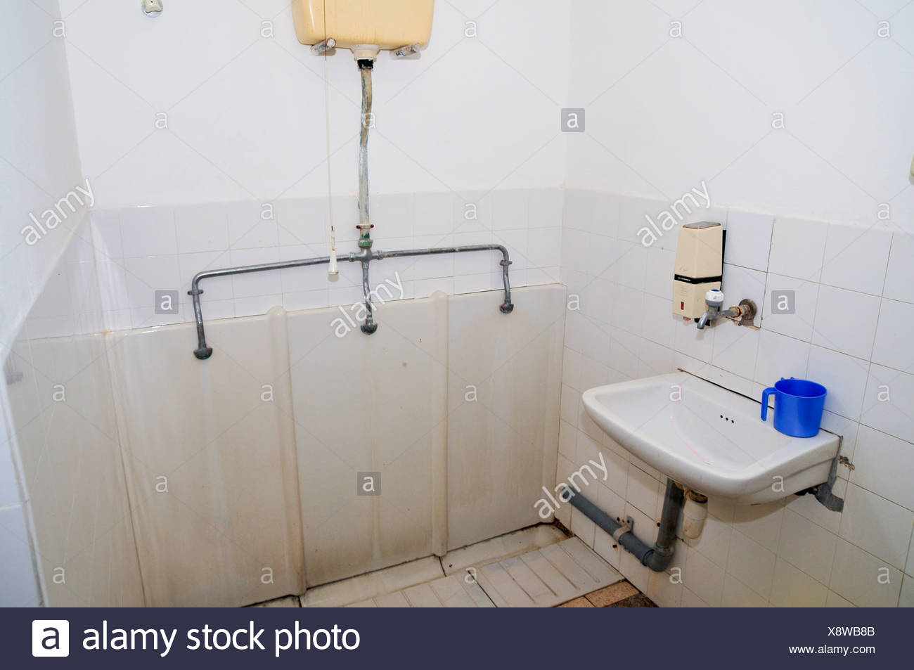 Urinate Stock Photos & Urinate Stock Images - Alamy