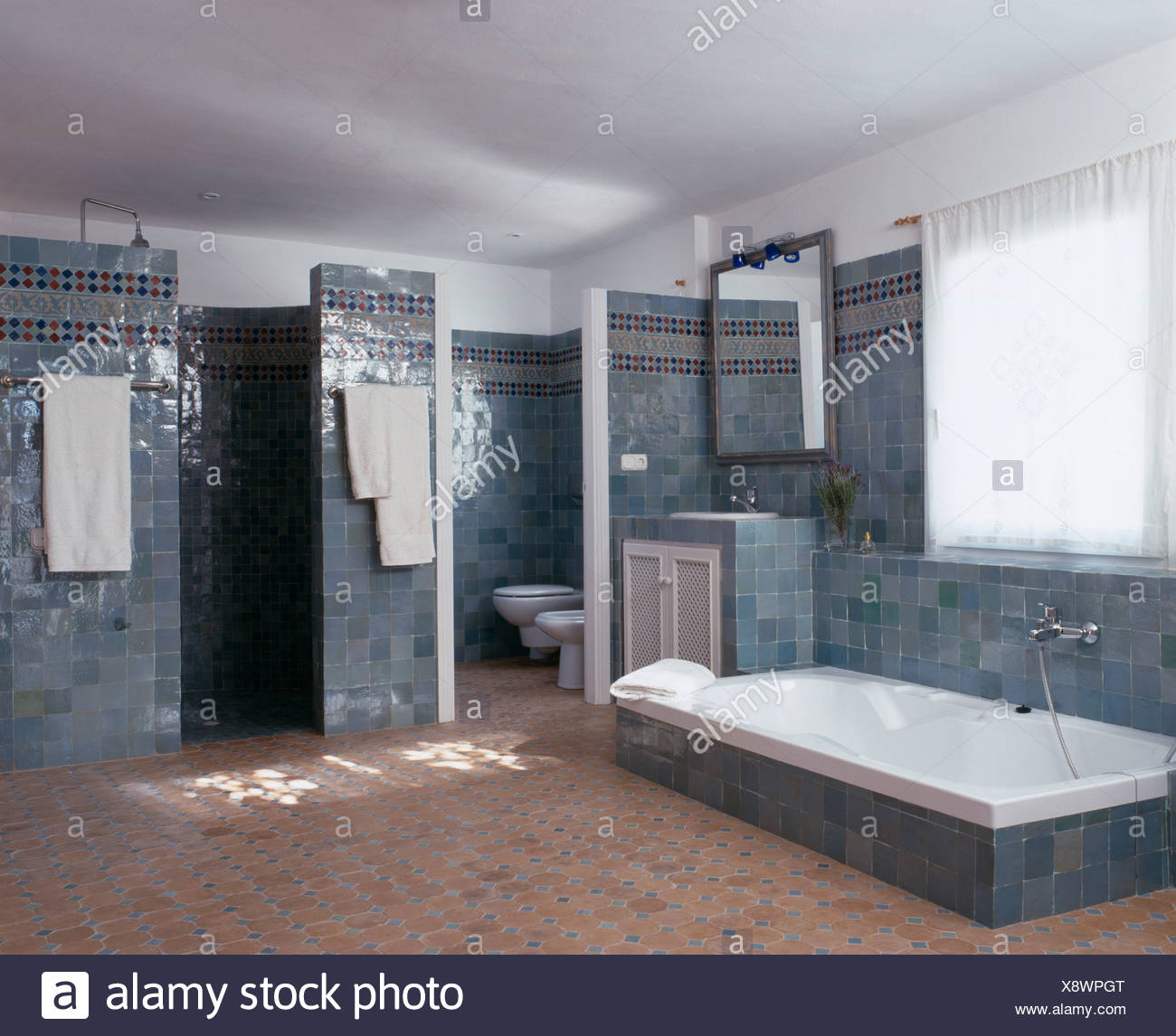 Bathroom With Sunken Bathtub High Resolution Stock Photography and ...
