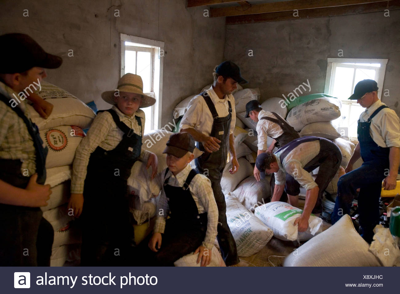 Traditional Mennonite Clothing Stock Photos & Traditional Mennonite ...