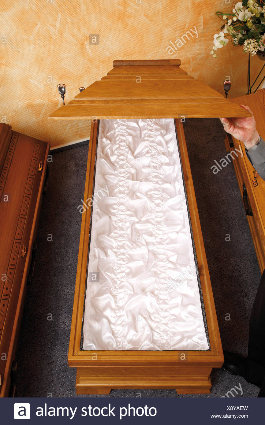 Open Coffin High Resolution Stock Photography and Images - Alamy