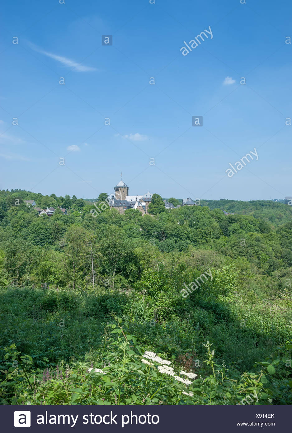 Schloss Burg Castle High Resolution Stock Photography and Images - Alamy