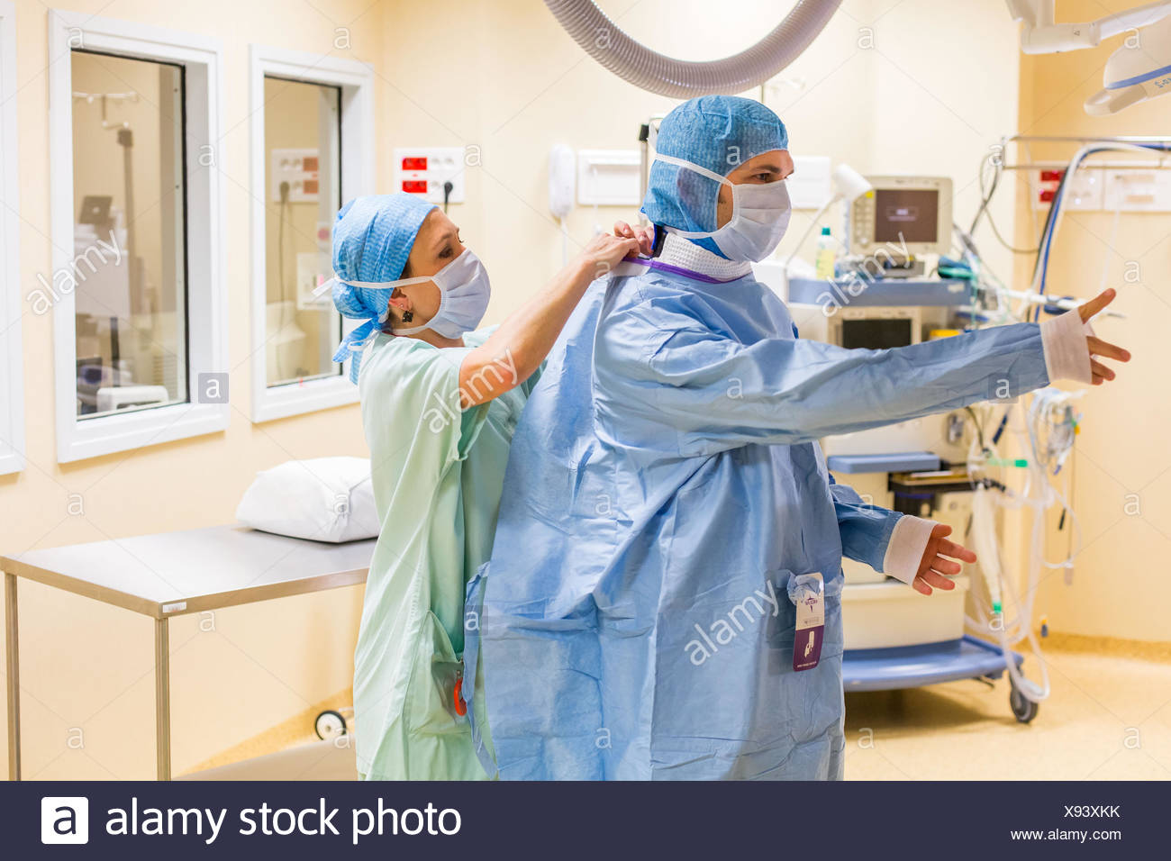 Operating Surgical Team High Resolution Stock Photography and Images ...