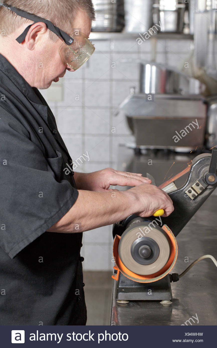 Knife Grinding Stock Photos & Knife Grinding Stock Images - Alamy
