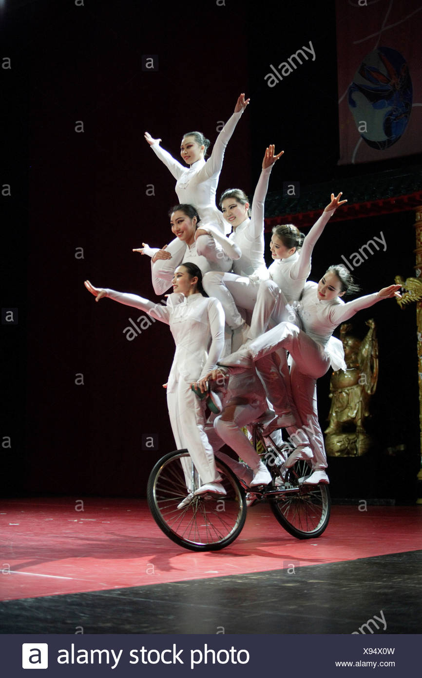 Balanceakt Stock Photos & Balanceakt Stock Images - Alamy