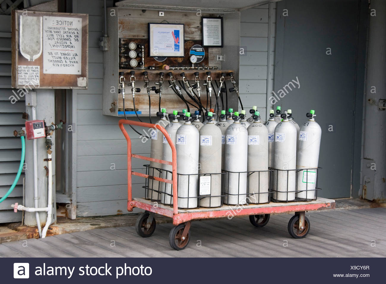 Diving Cylinders High Resolution Stock Photography and Images - Alamy