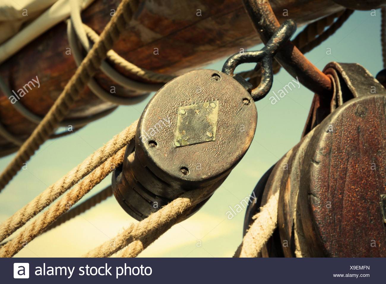 Rope Pulleys High Resolution Stock Photography and Images - Alamy