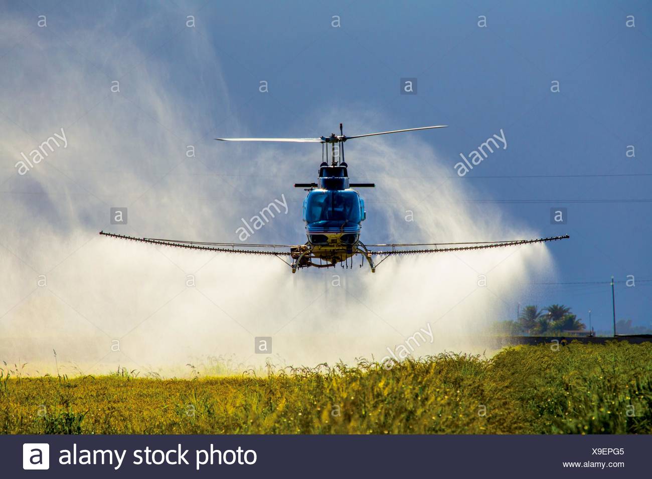 Helicopter Aircraft Spraying Stock Photos & Helicopter Aircraft ...