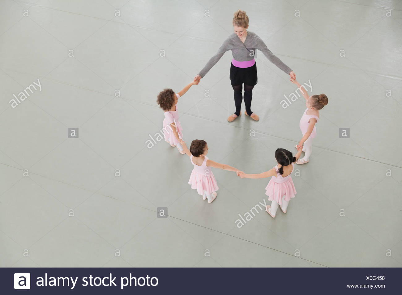 Dance Teacher Class Stock Photos & Dance Teacher Class Stock Images - Alamy