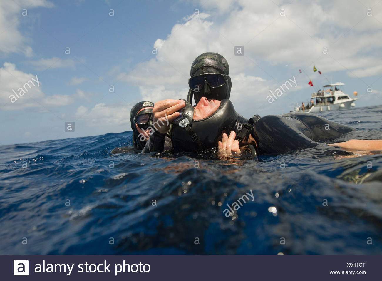 Underwater Rescue Stock Photos & Underwater Rescue Stock Images - Alamy