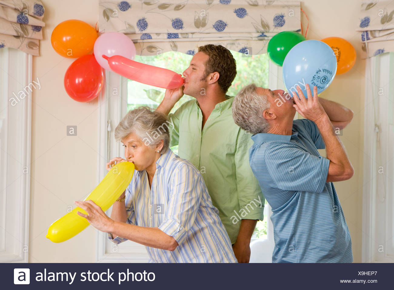 Blowing Up Balloons Stock Photos & Blowing Up Balloons Stock Images - Alamy