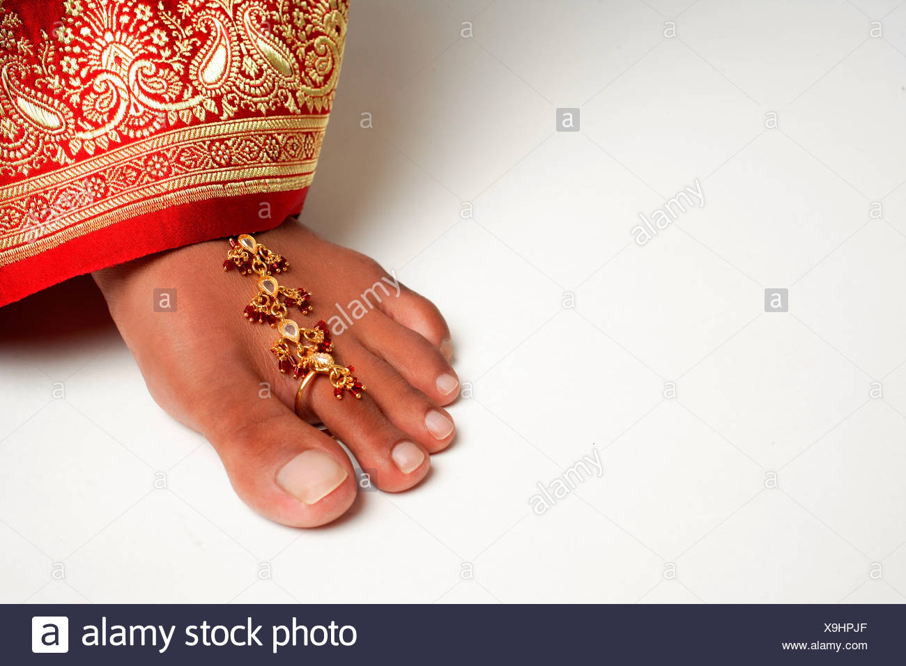Sari Feet Woman High Resolution Stock Photography and Images - Alamy