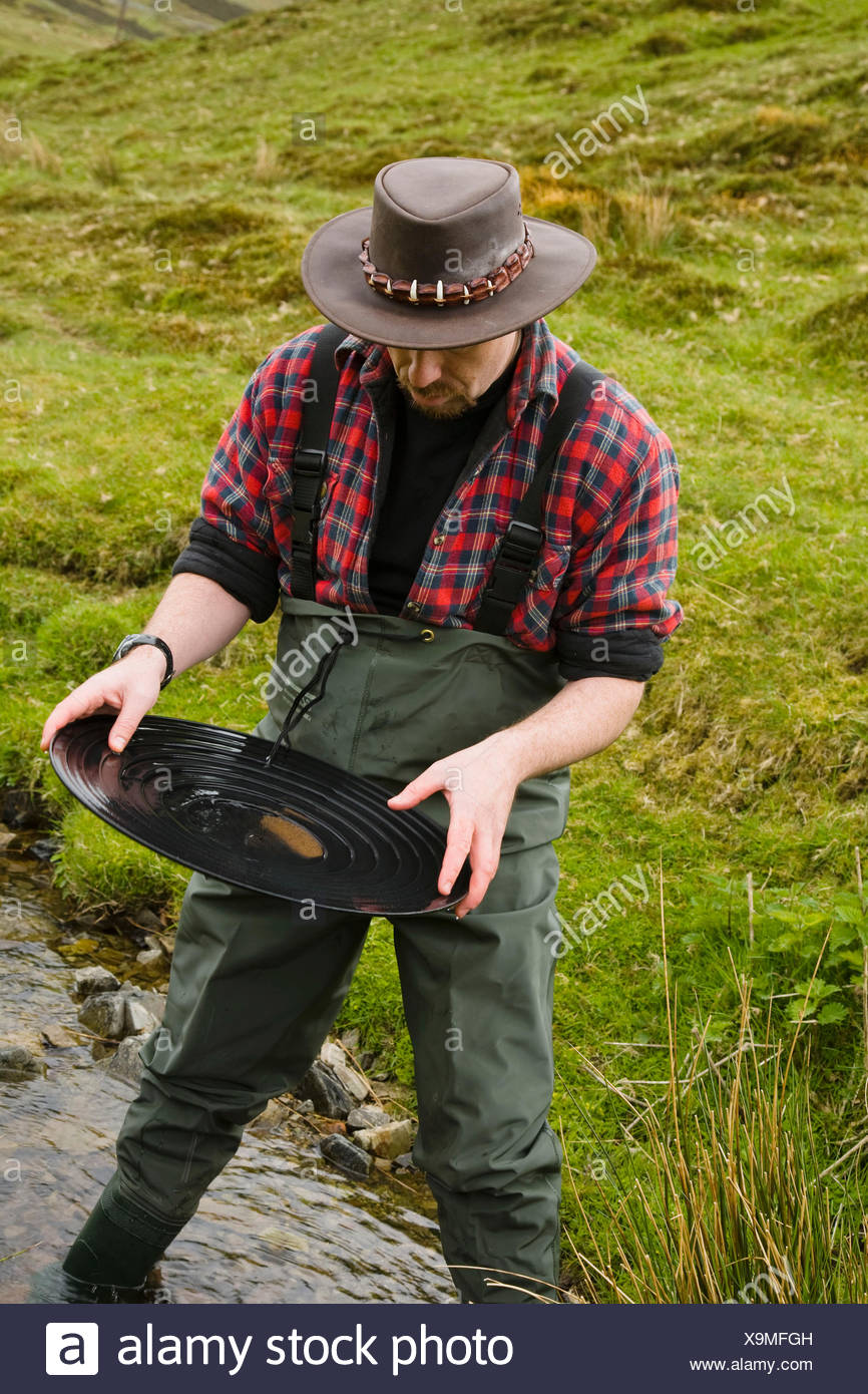 Gold Panning Scotland Stock Photos & Gold Panning Scotland Stock Images ...