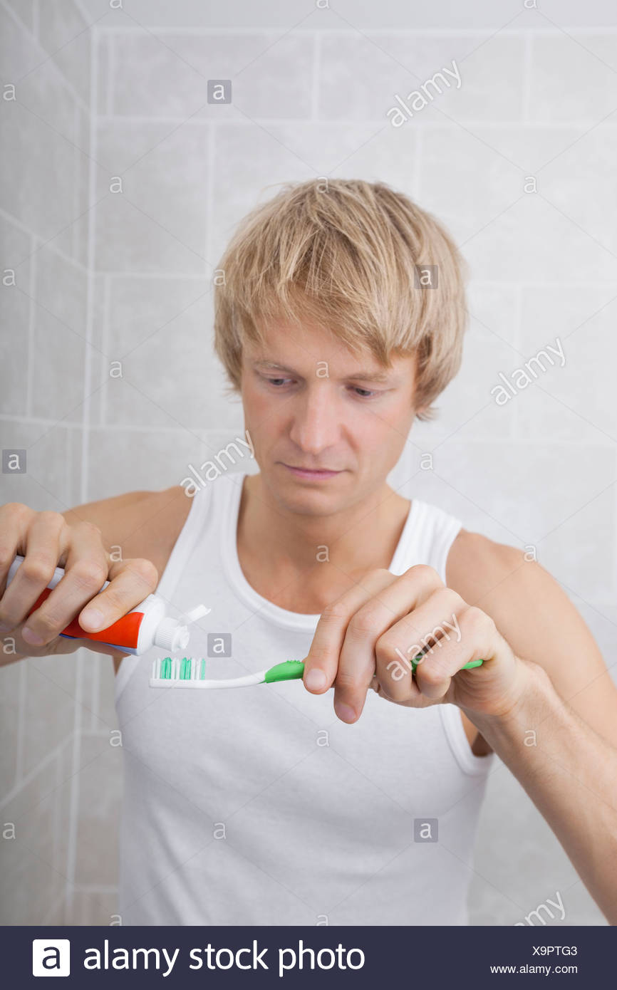 Squeezing In High Resolution Stock Photography and Images - Alamy