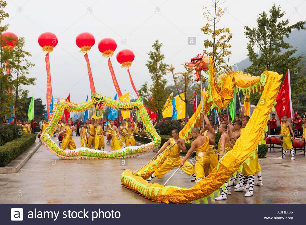 Dragon Dance High Resolution Stock Photography and Images - Alamy