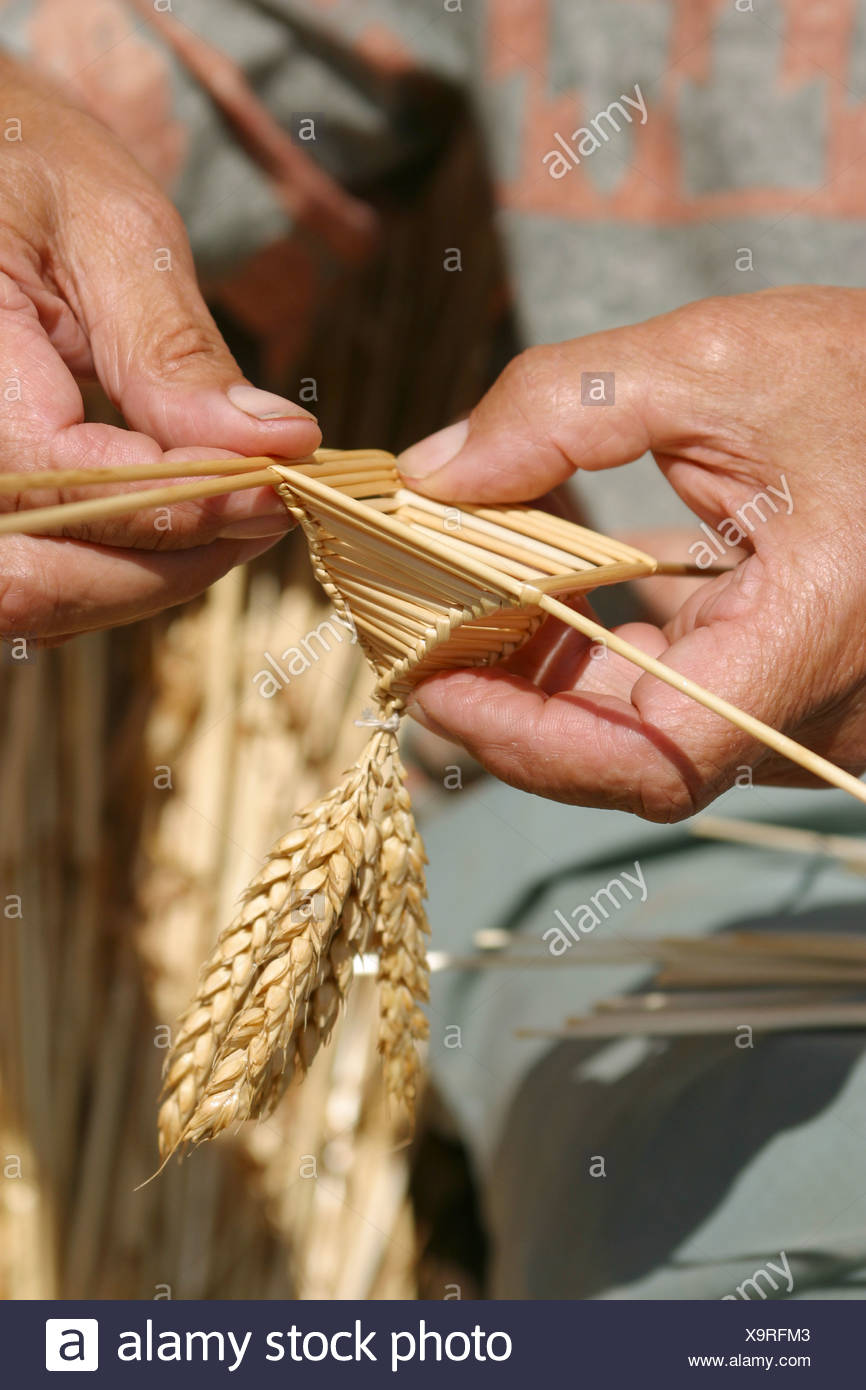 Corn Dolly Stock Photos & Corn Dolly Stock Images - Alamy