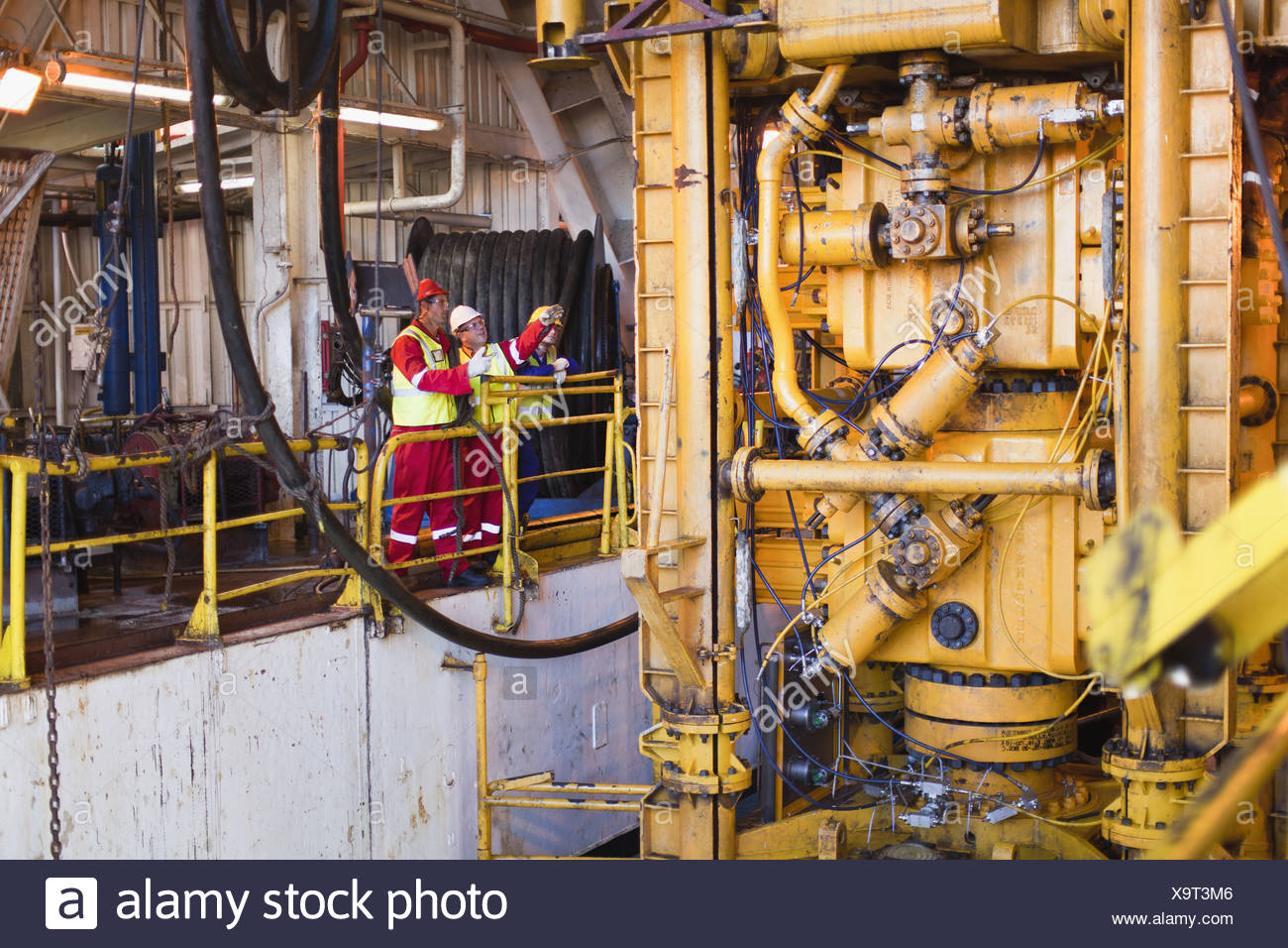 Oil Rig Workers High Resolution Stock Photography and Images - Alamy