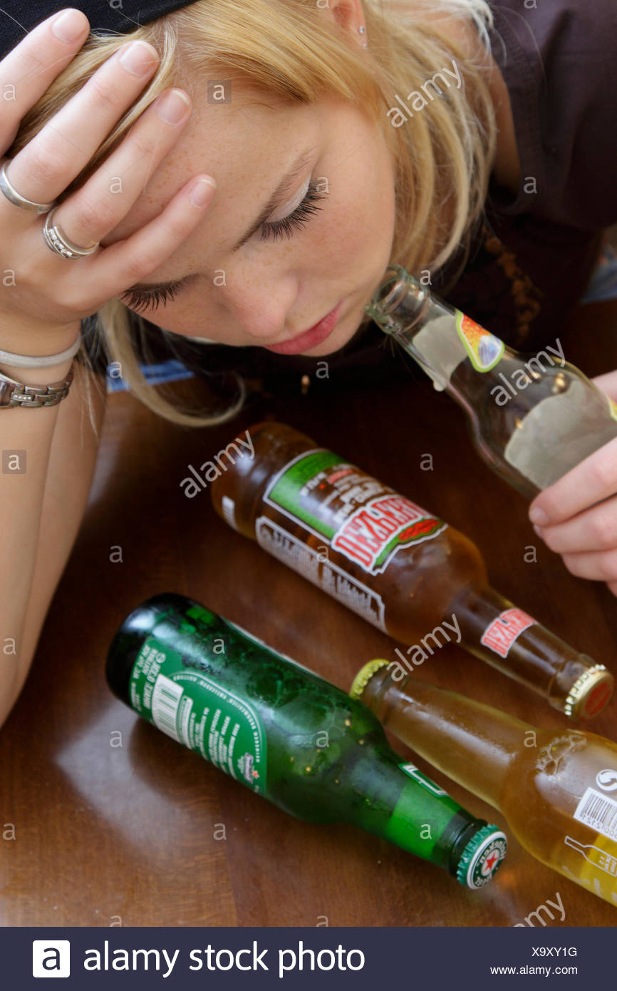 Blonde Girl Drinking Beer Stock Photos & Blonde Girl Drinking Beer ...