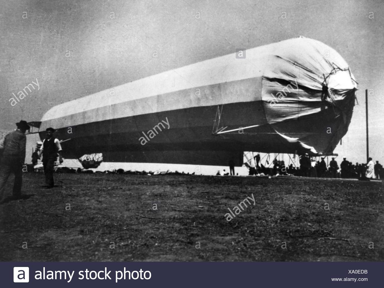 Zeppelin Airships Stock Photos & Zeppelin Airships Stock Images - Alamy