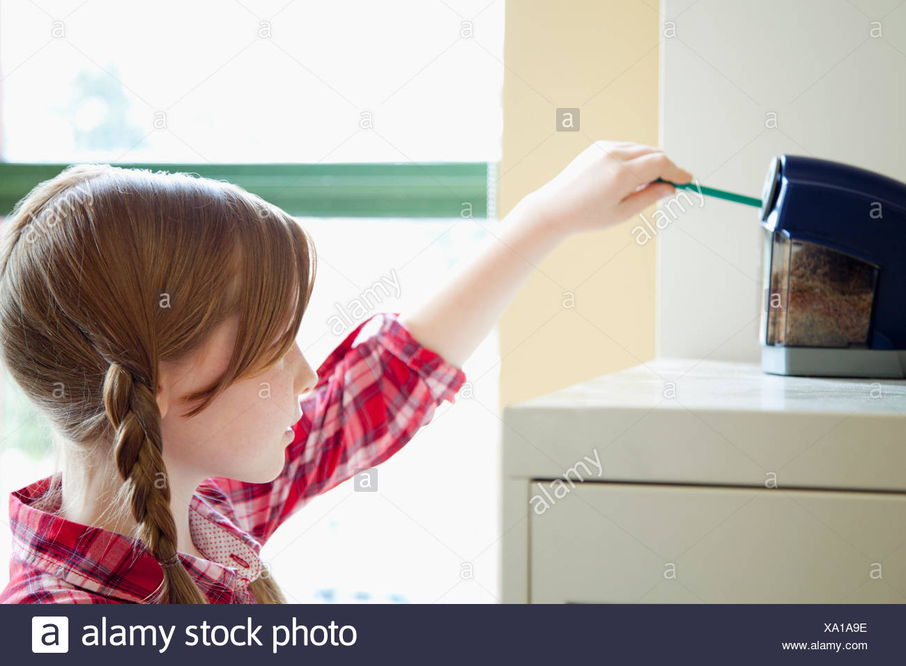 Pencil Sharpening Drawing Stock Photos & Pencil Sharpening Drawing ...