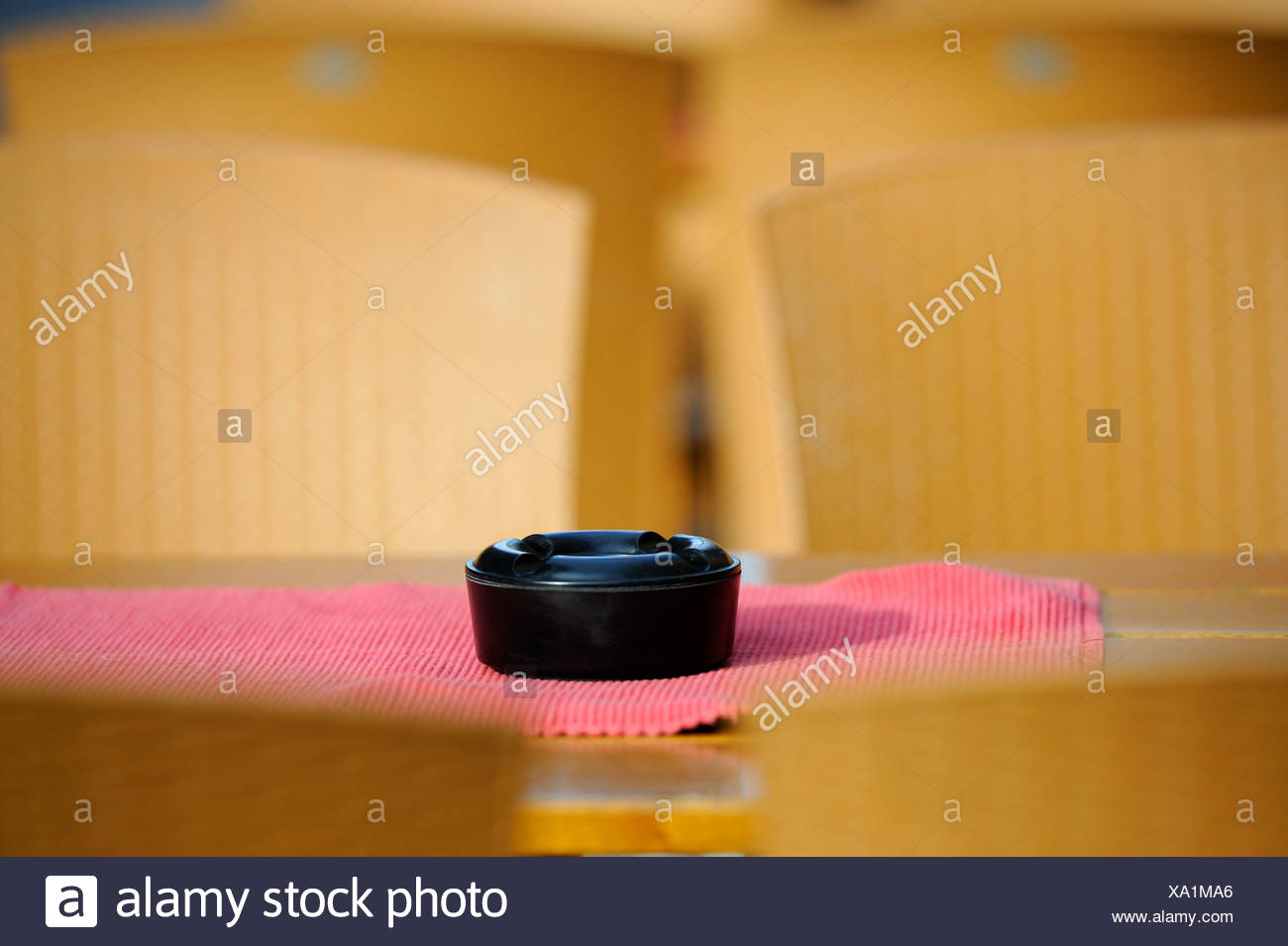 Ash Trays Stock Photos & Ash Trays Stock Images - Alamy