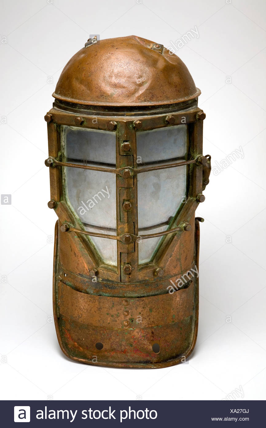 Deep Sea Diving Helmet High Resolution Stock Photography and Images - Alamy