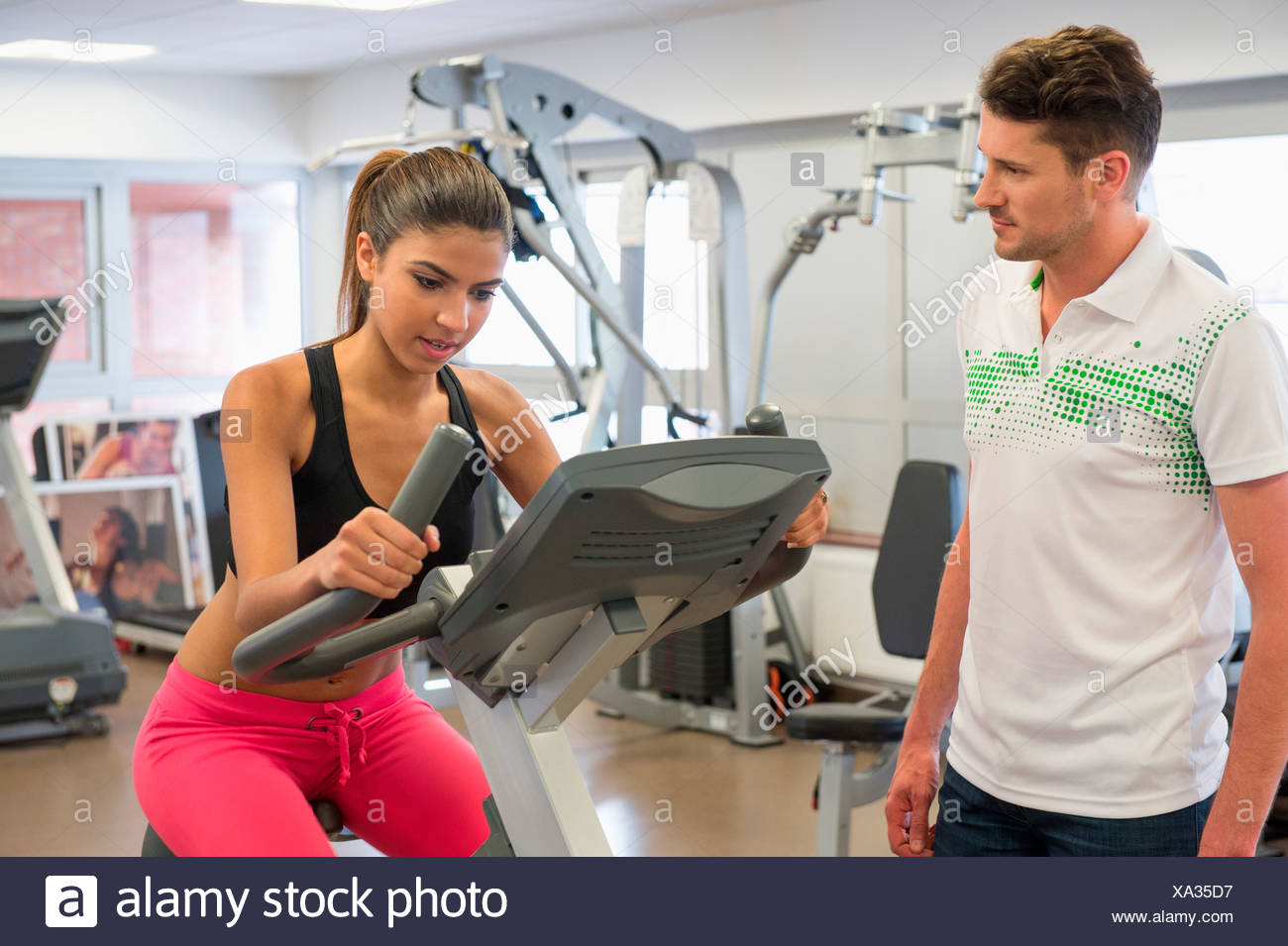 Spinning Class Young High Resolution Stock Photography and Images - Alamy