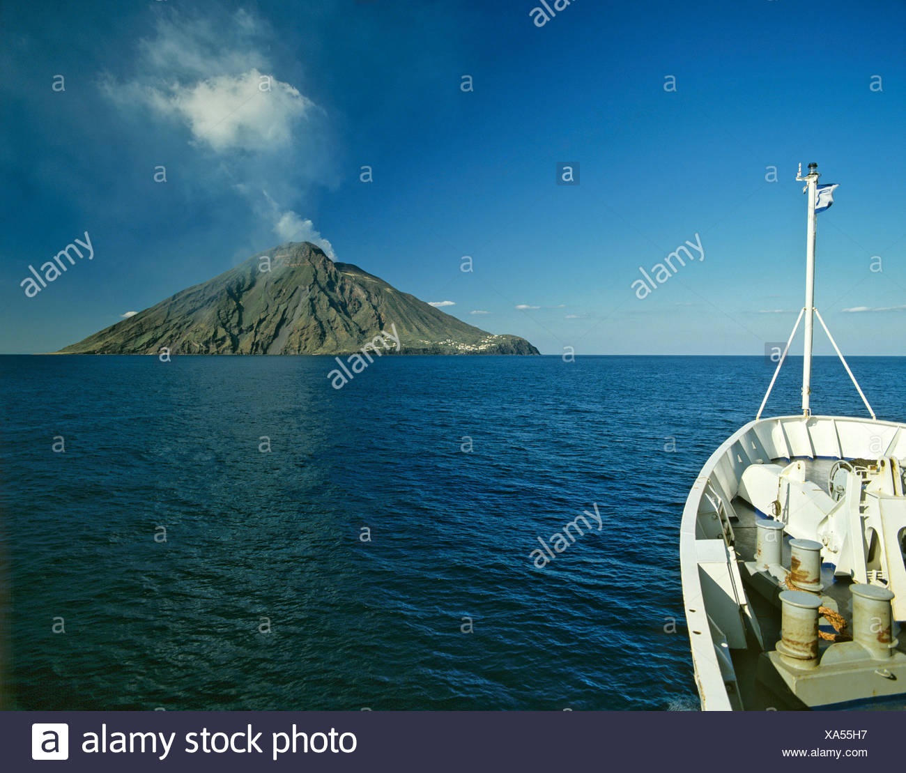 Stromboli Eruption Aeolian Islands High Resolution Stock Photography ...