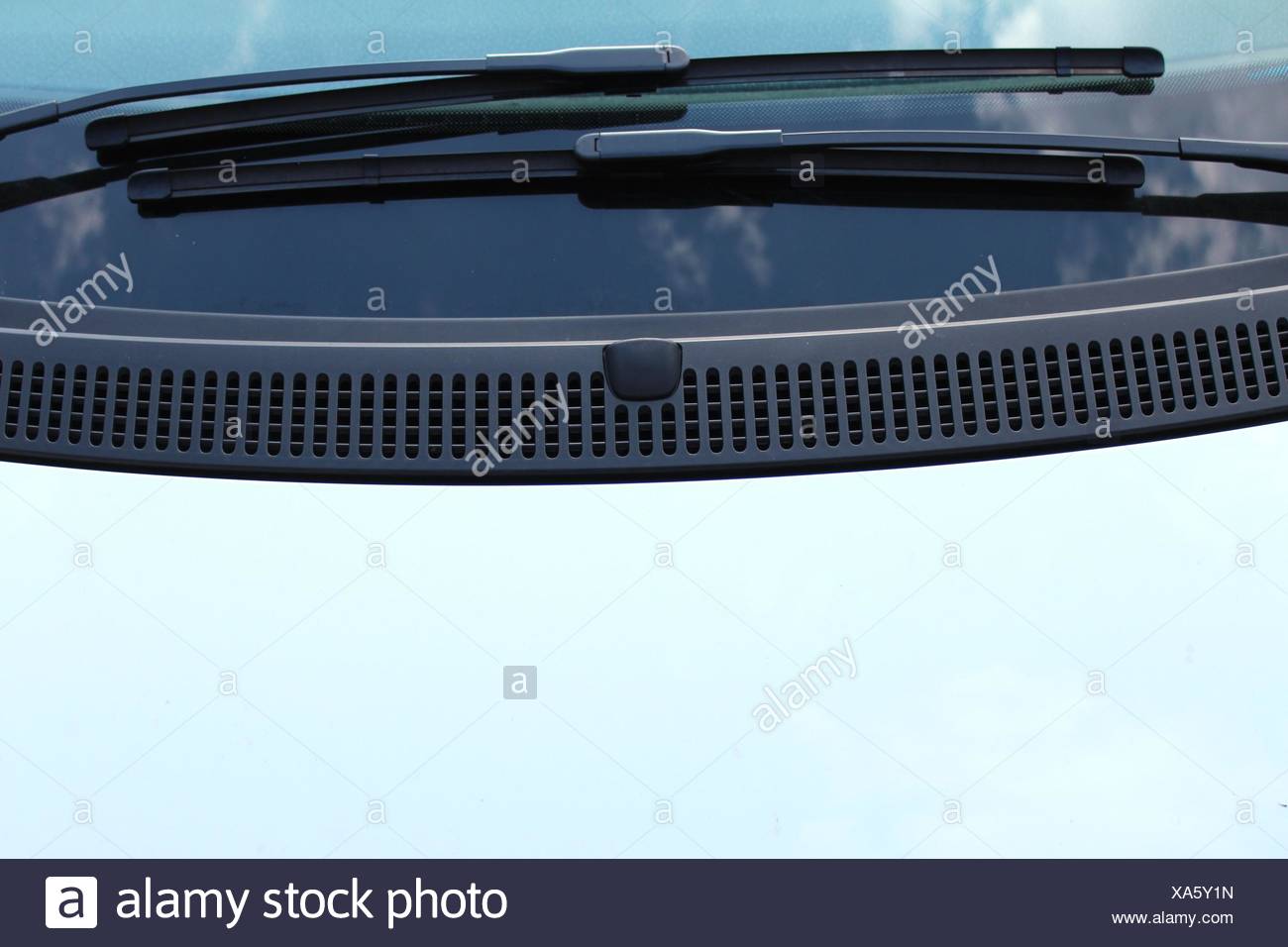 Frontscheibe Stock Photos & Frontscheibe Stock Images - Alamy