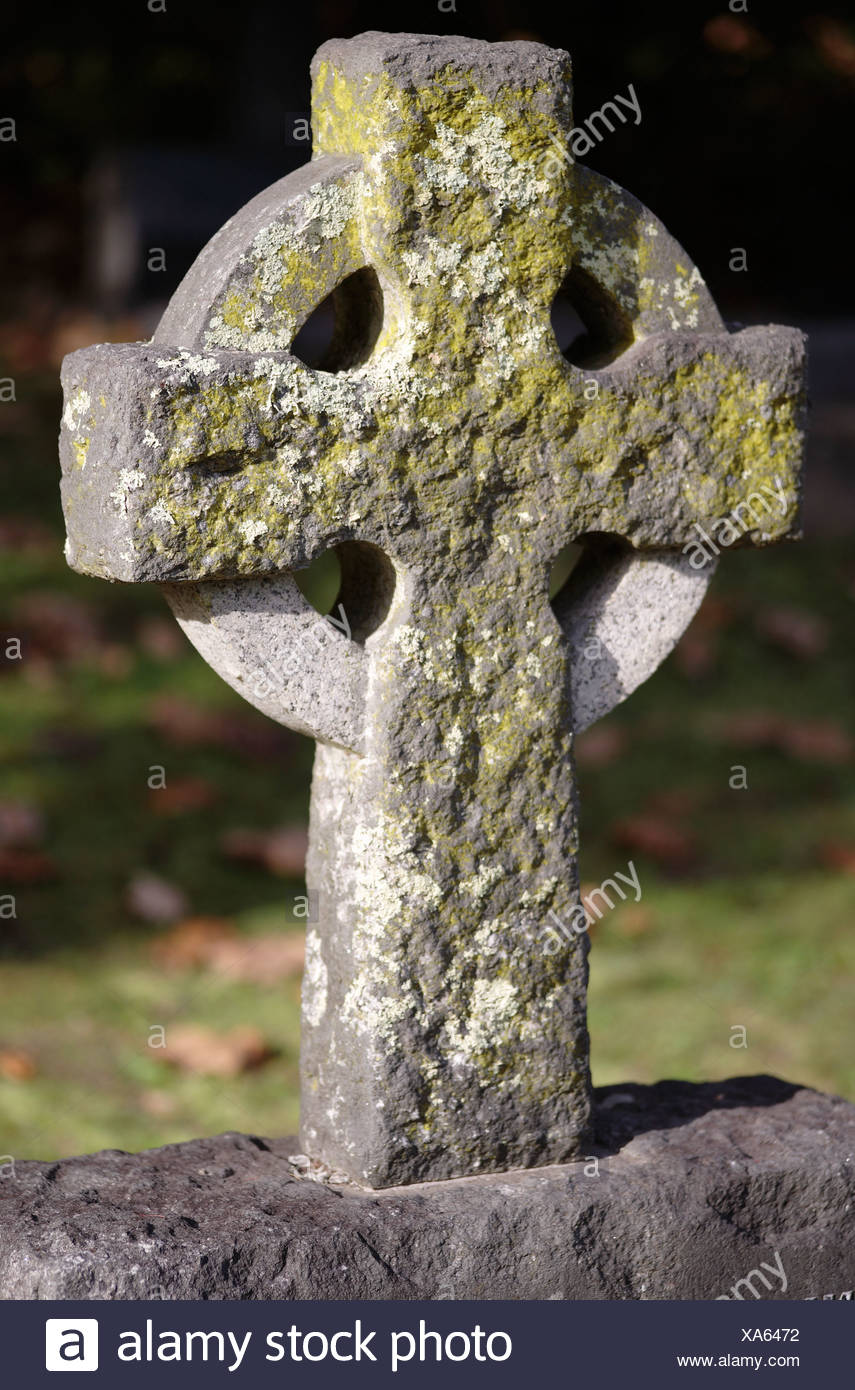 Celtic Cross Headstone Stock Photos & Celtic Cross Headstone Stock ...