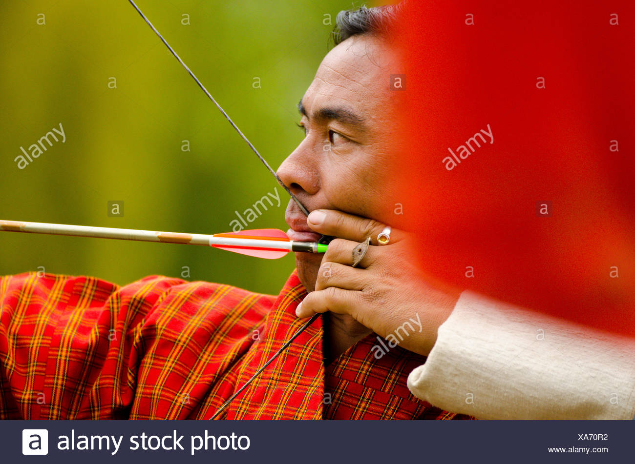 Bow And Arrow Stock Photos & Bow And Arrow Stock Images - Alamy