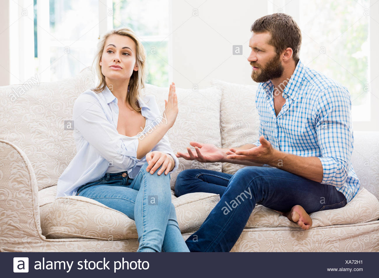 Couple Disagree 30s High Resolution Stock Photography and Images - Alamy