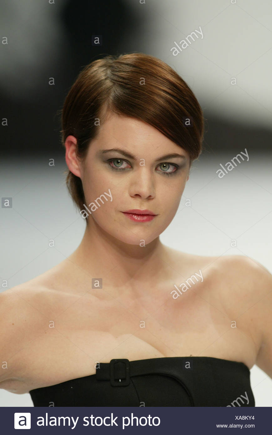 Woman Wearing Basque Stock Photos & Woman Wearing Basque Stock Images ...