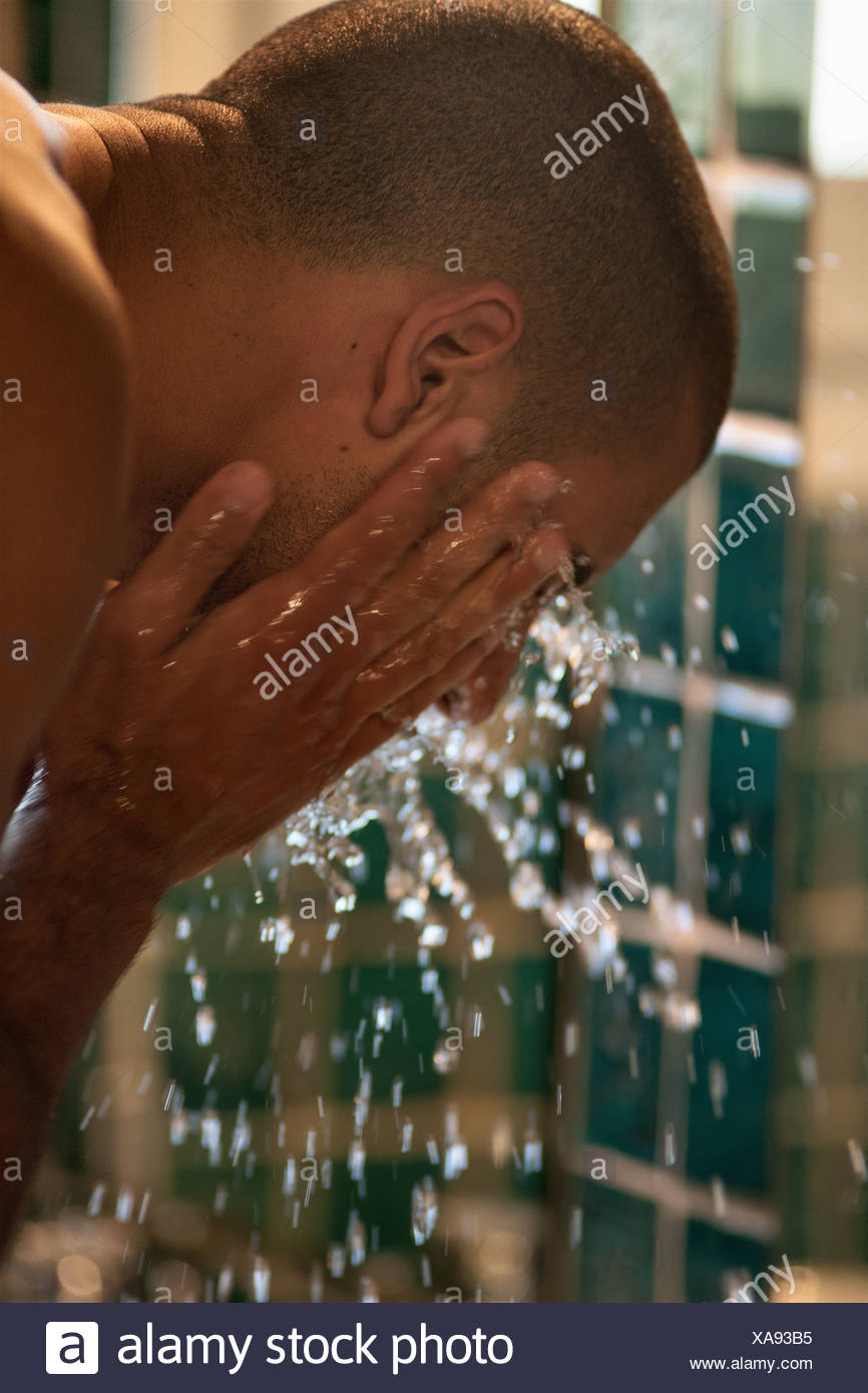 Man Cleaning Washing Up High Resolution Stock Photography and Images ...