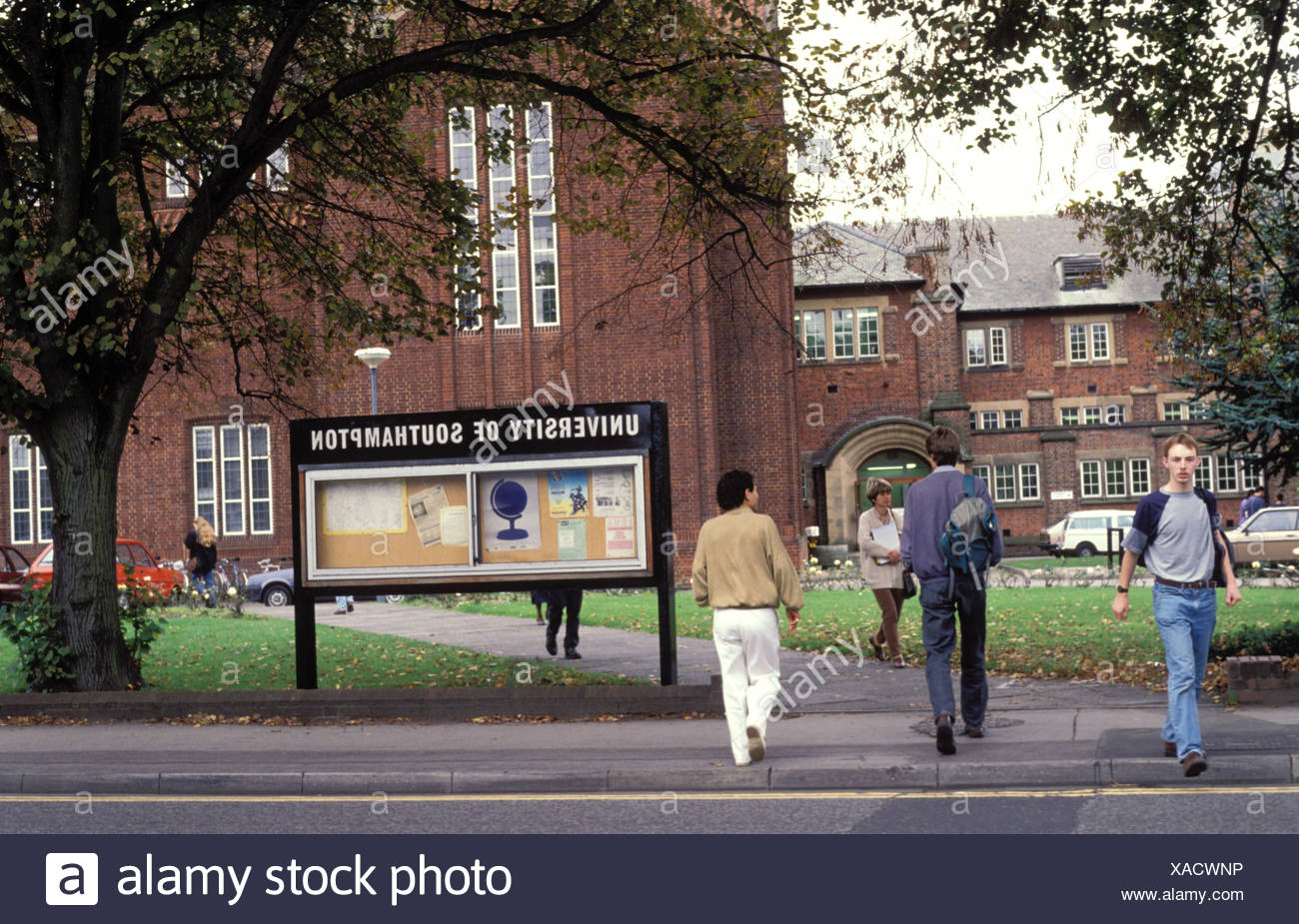 University Of Southampton Students Stock Photos & University Of ...