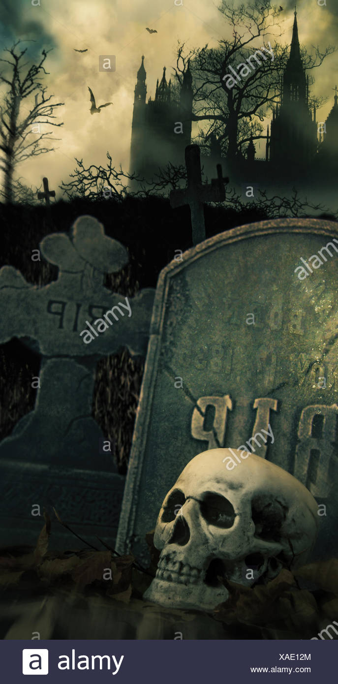 Graveyard At Night Stock Photos & Graveyard At Night Stock Images - Alamy