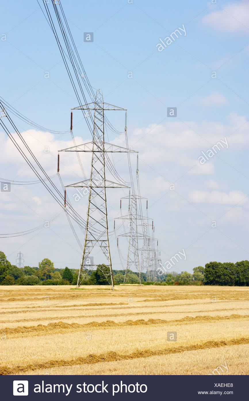 Power Lines And Pylons Stock Photos & Power Lines And Pylons Stock ...