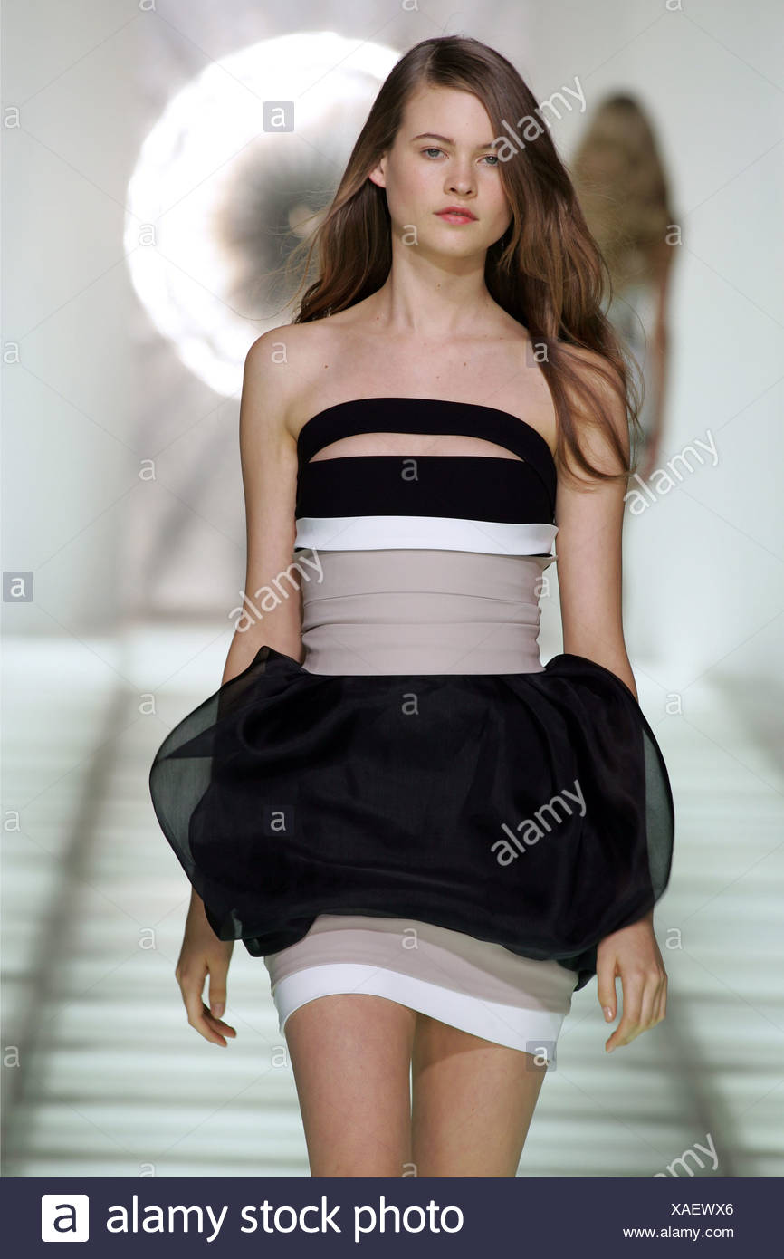 Figure Hugging White Dress High Resolution Stock Photography and Images ...