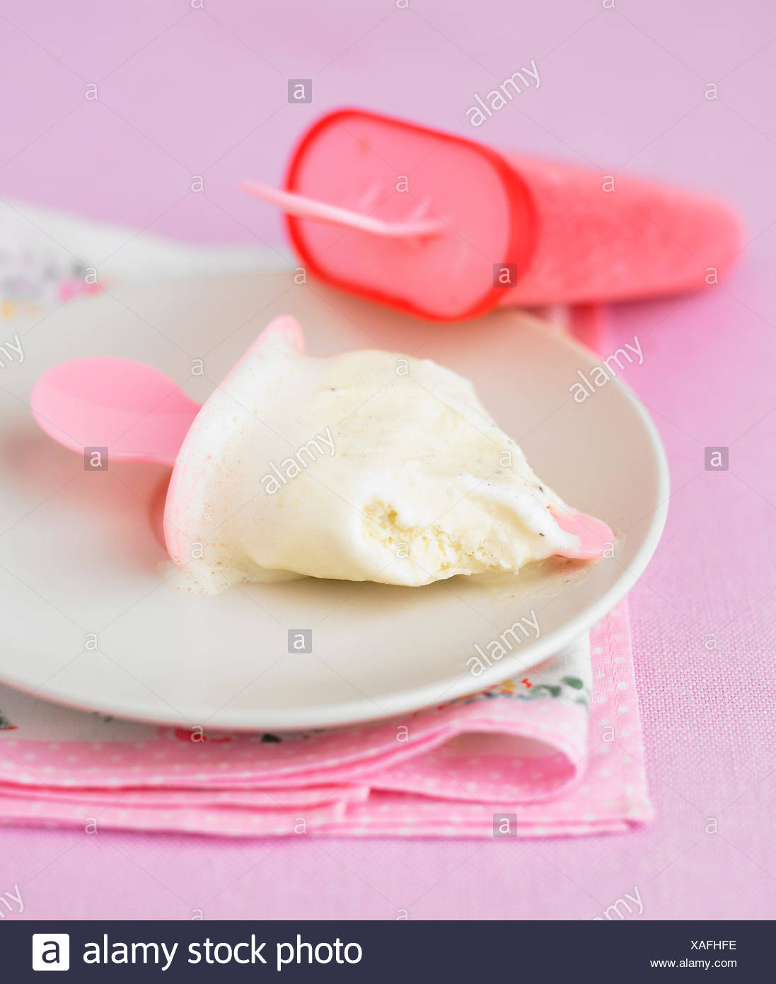 Easy Bar High Resolution Stock Photography and Images - Alamy
