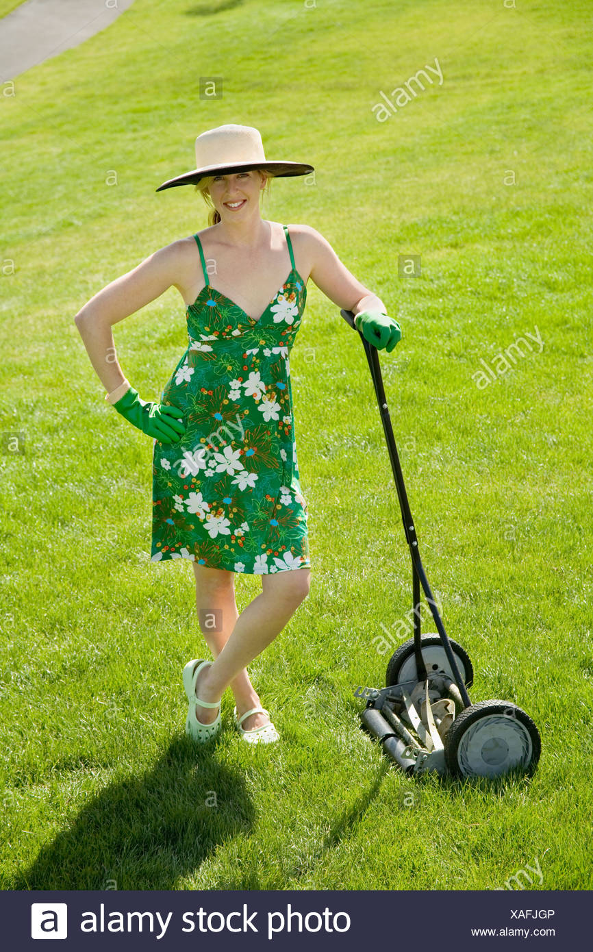Old Fashioned Push Mower High Resolution Stock Photography and Images ...