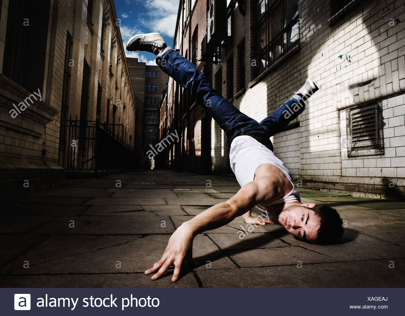 Breakdancer Stock Photos & Breakdancer Stock Images - Alamy